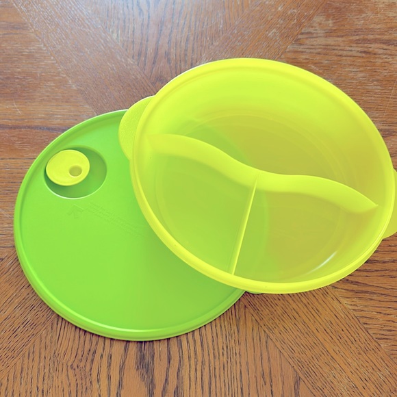 Tupperware | Kitchen | Euc Tupperware Crystal Wave 3284c4 Divided ...